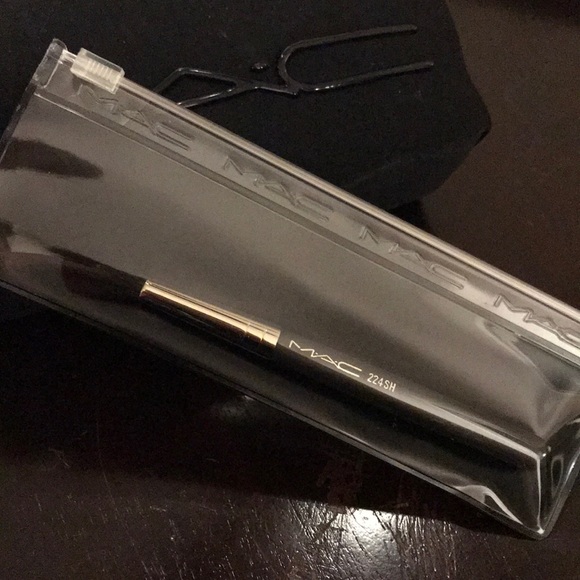 MAC Cosmetics | Makeup | Mac 224 Synthetic Tapered Blending Brush ...